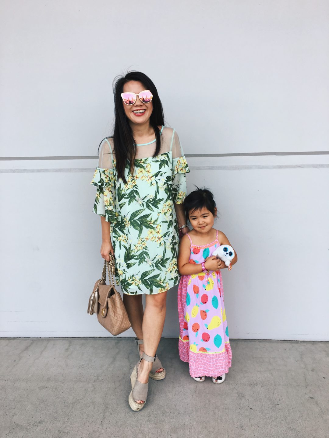 10 Chic Outfit ideas for Moms on the go