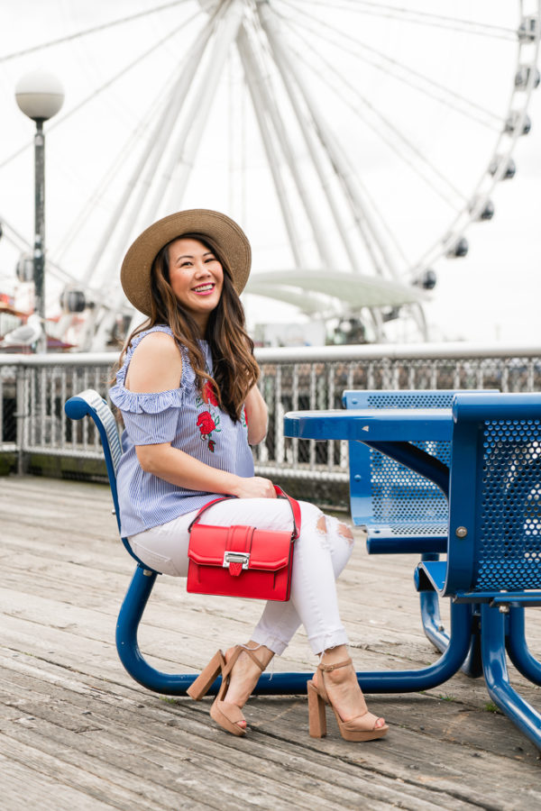 Seattle Great Wheel - The Ultimate Seattle Instagram Spot