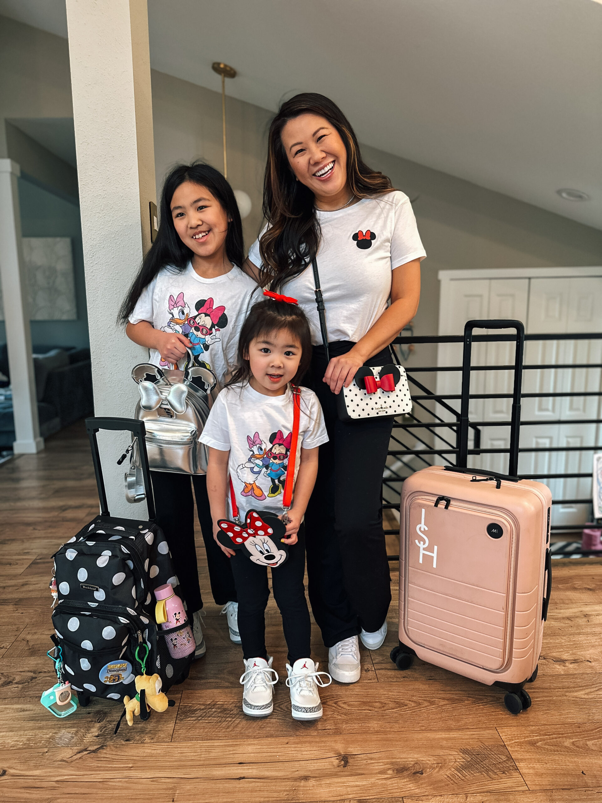 The best travel purse for moms that you'll carry everywhere